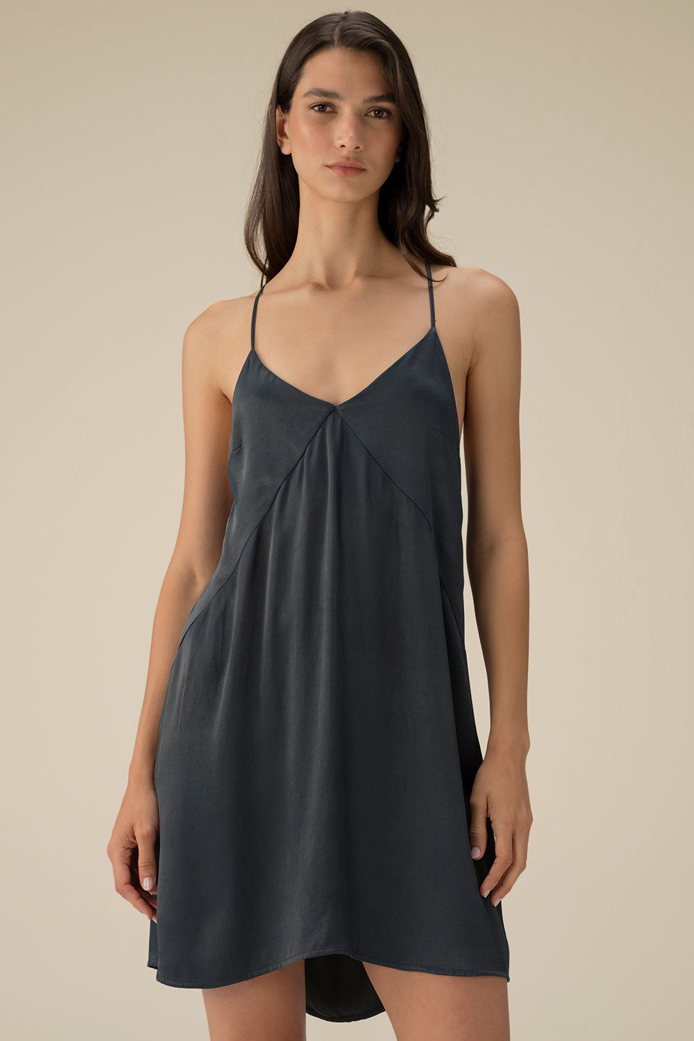 Batola corta con copas en tela doble – Touché Colombia